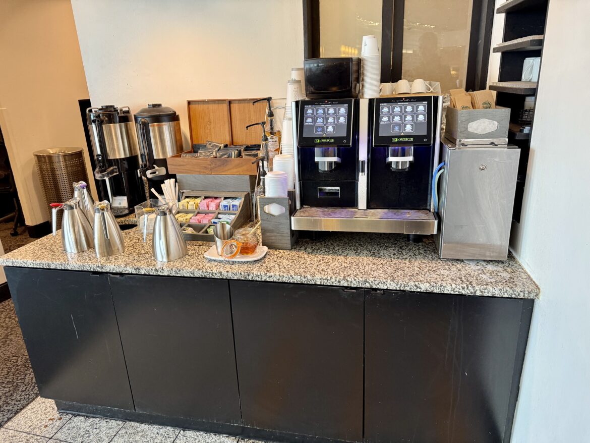 Lounge Review: Delta Sky Club® (CVG – Gate B14) - The Bulkhead Seat