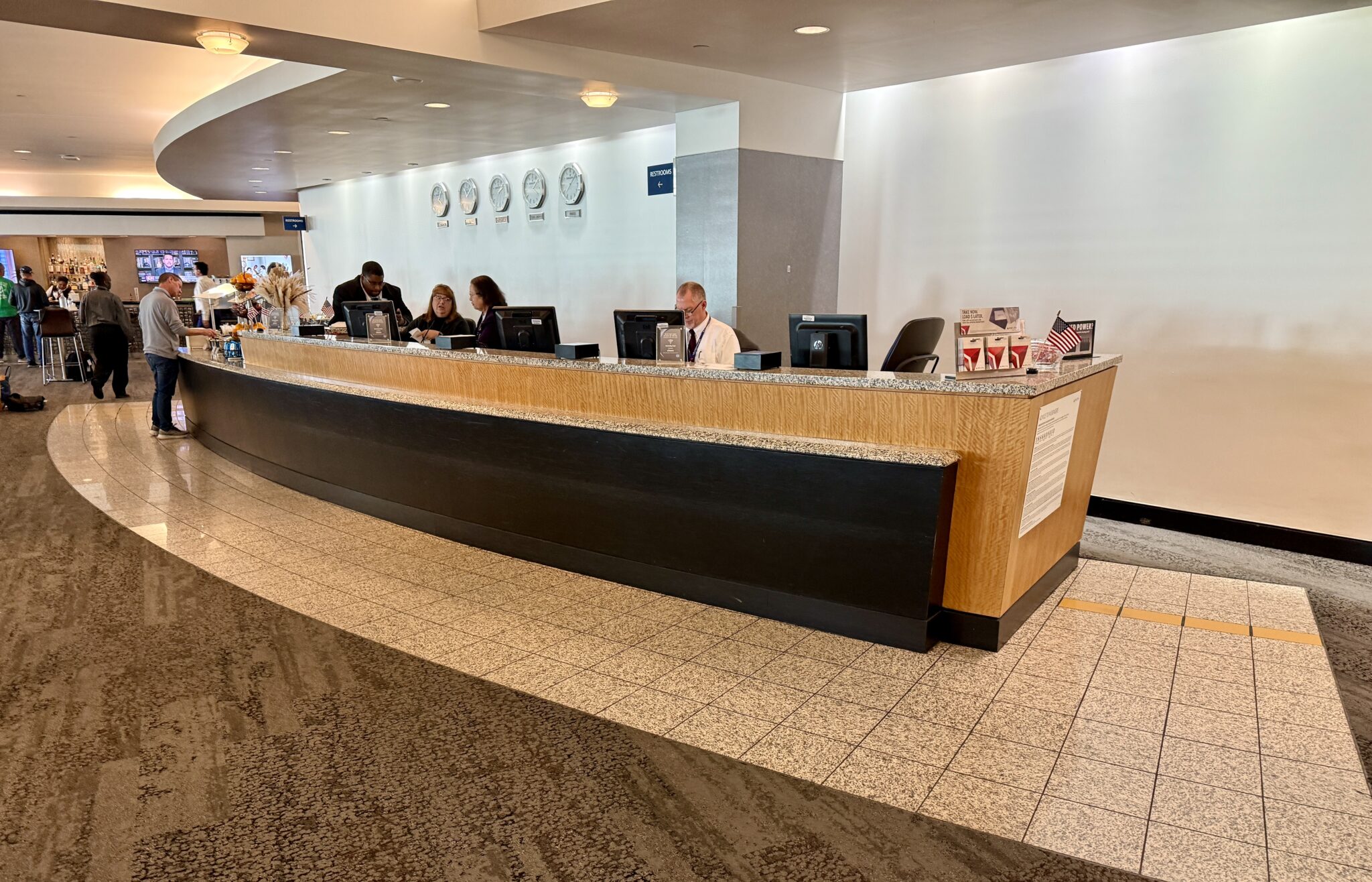 Lounge Review: Delta Sky Club® (CVG – Gate B14) - The Bulkhead Seat