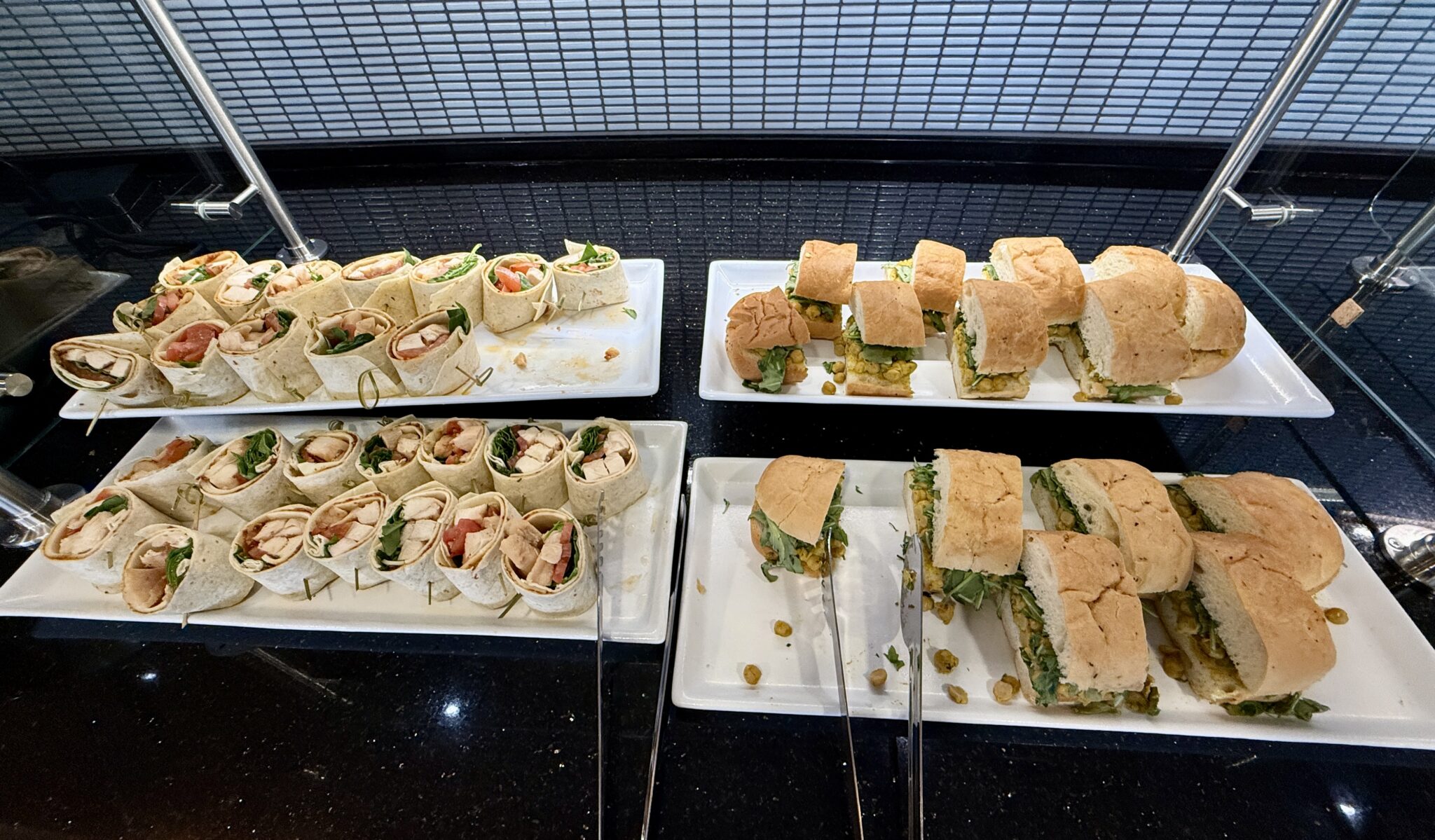 Lounge Review: United Club℠ (ORD - Gate E7) - The Bulkhead Seat