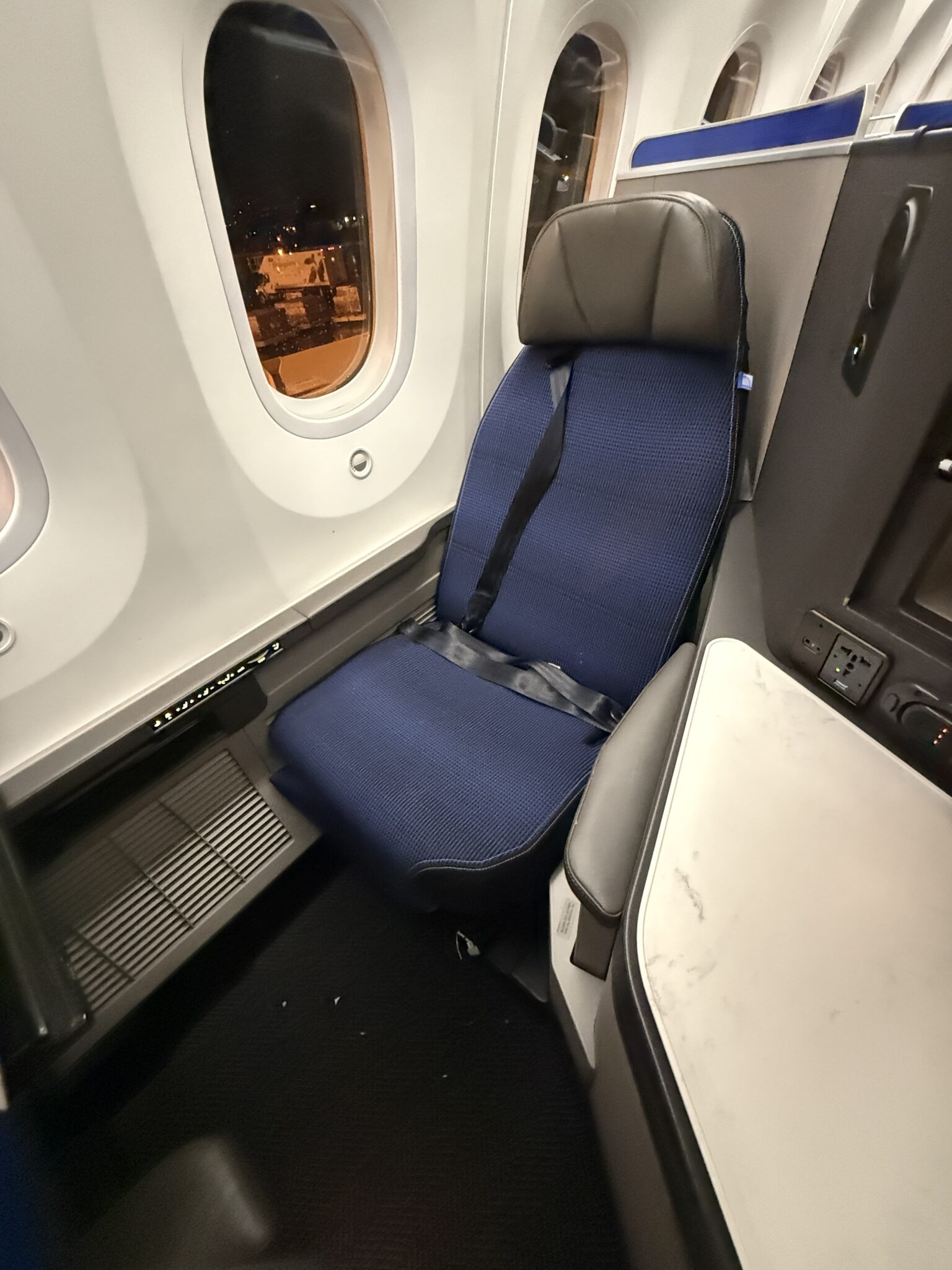Flight Review: United Airlines Boeing 787-9 First – IAD-LAX - The ...