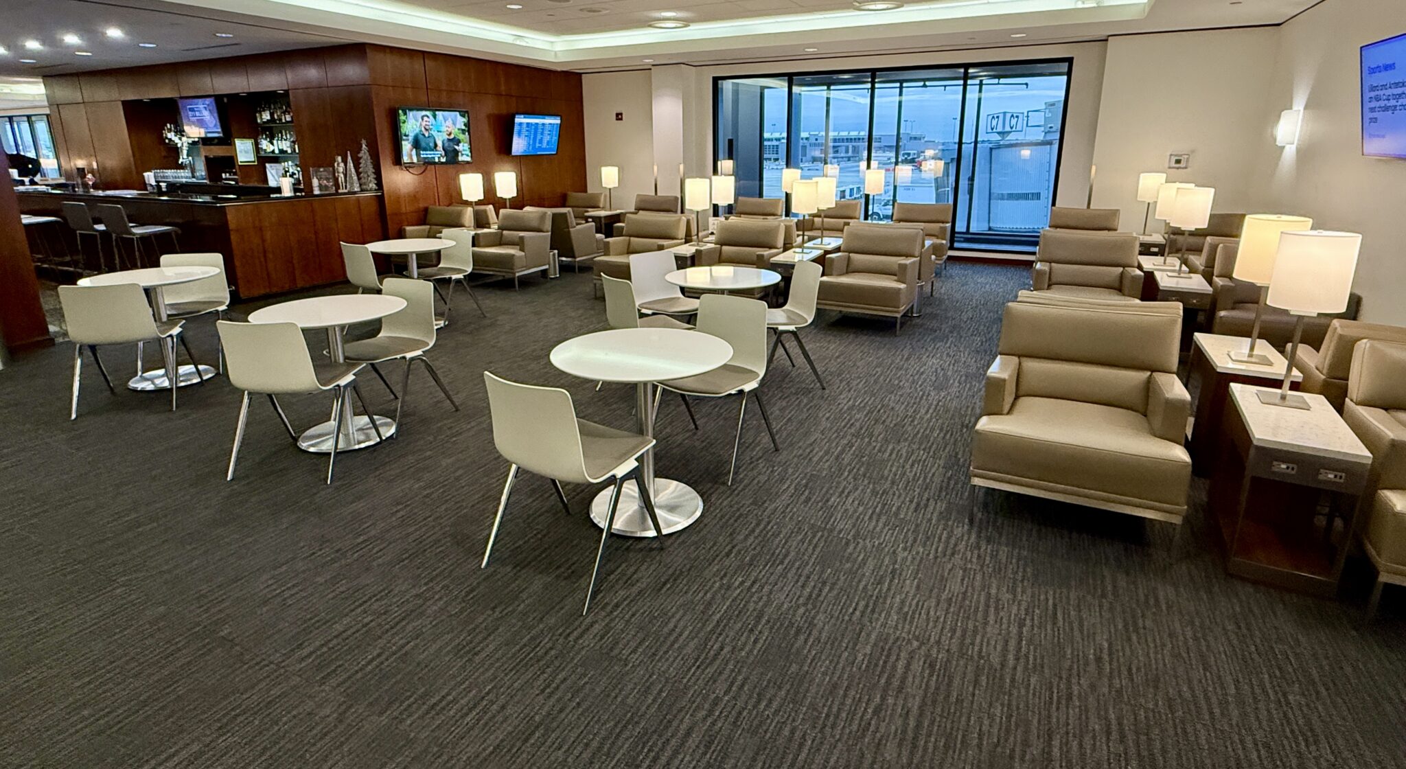 Lounge Review: United Club℠ (IAD - Gate C7) - The Bulkhead Seat