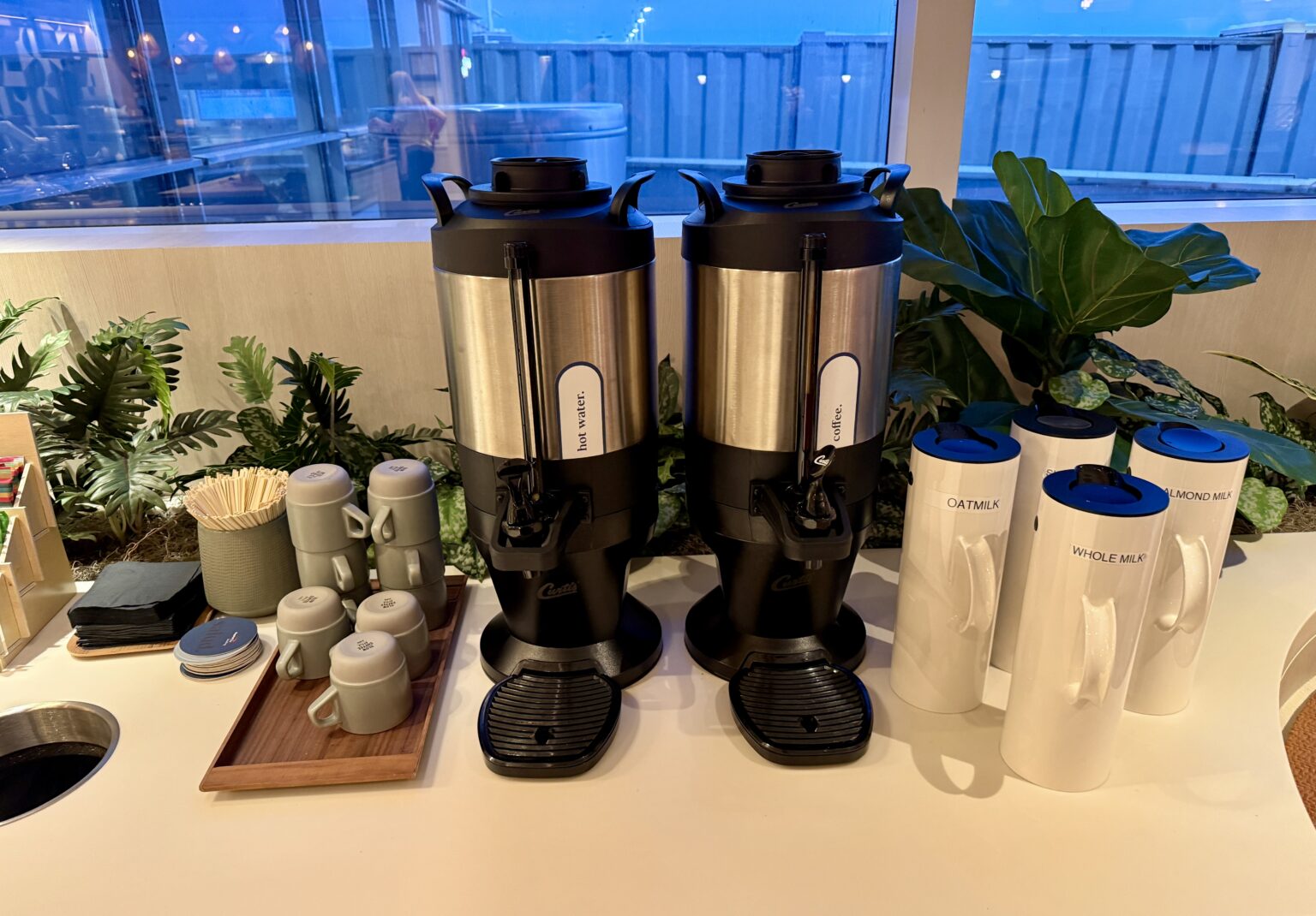 Lounge Review: Capital One Landing (DCA) - The Bulkhead Seat