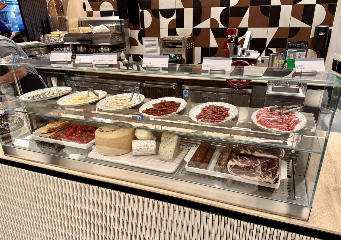 Lounge Review: Capital One Landing (DCA) - The Bulkhead Seat