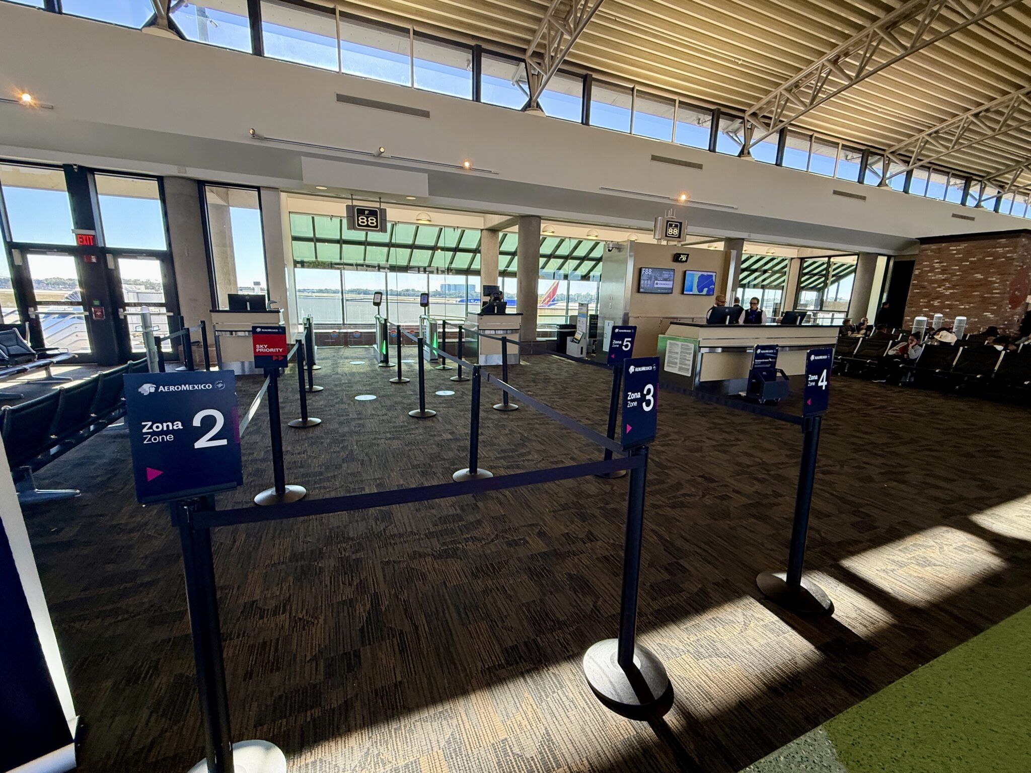 Flight Review: Aeromexico Boeing 737 MAX 8 Clase Premier - TPA-MEX ...