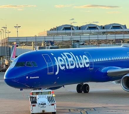 Flight Review: United Airlines Airbus A321neo First Class - IAH-ORD ...