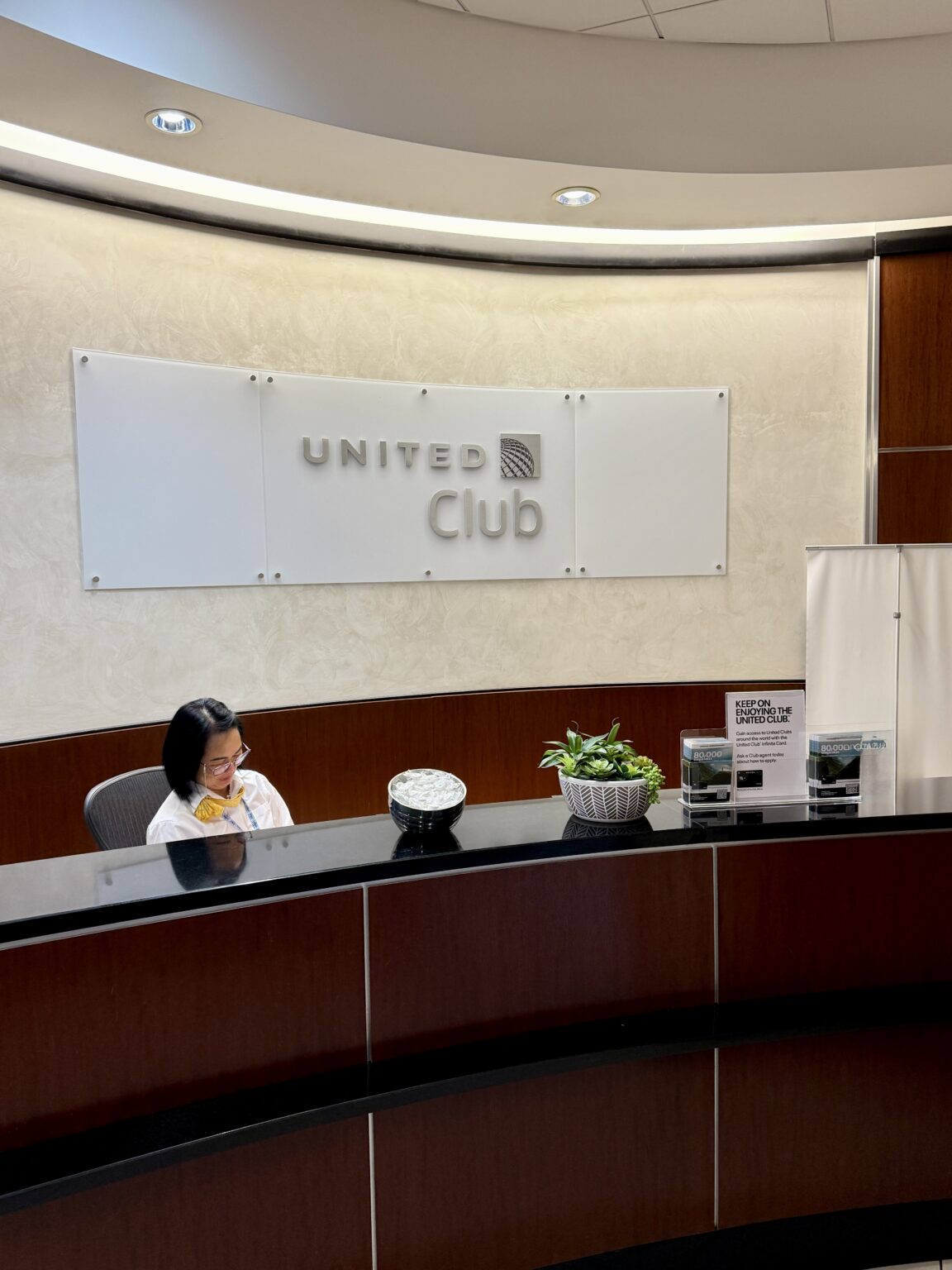 United Makes Huge Changes to Lounge Access, Costs, and More - The ...
