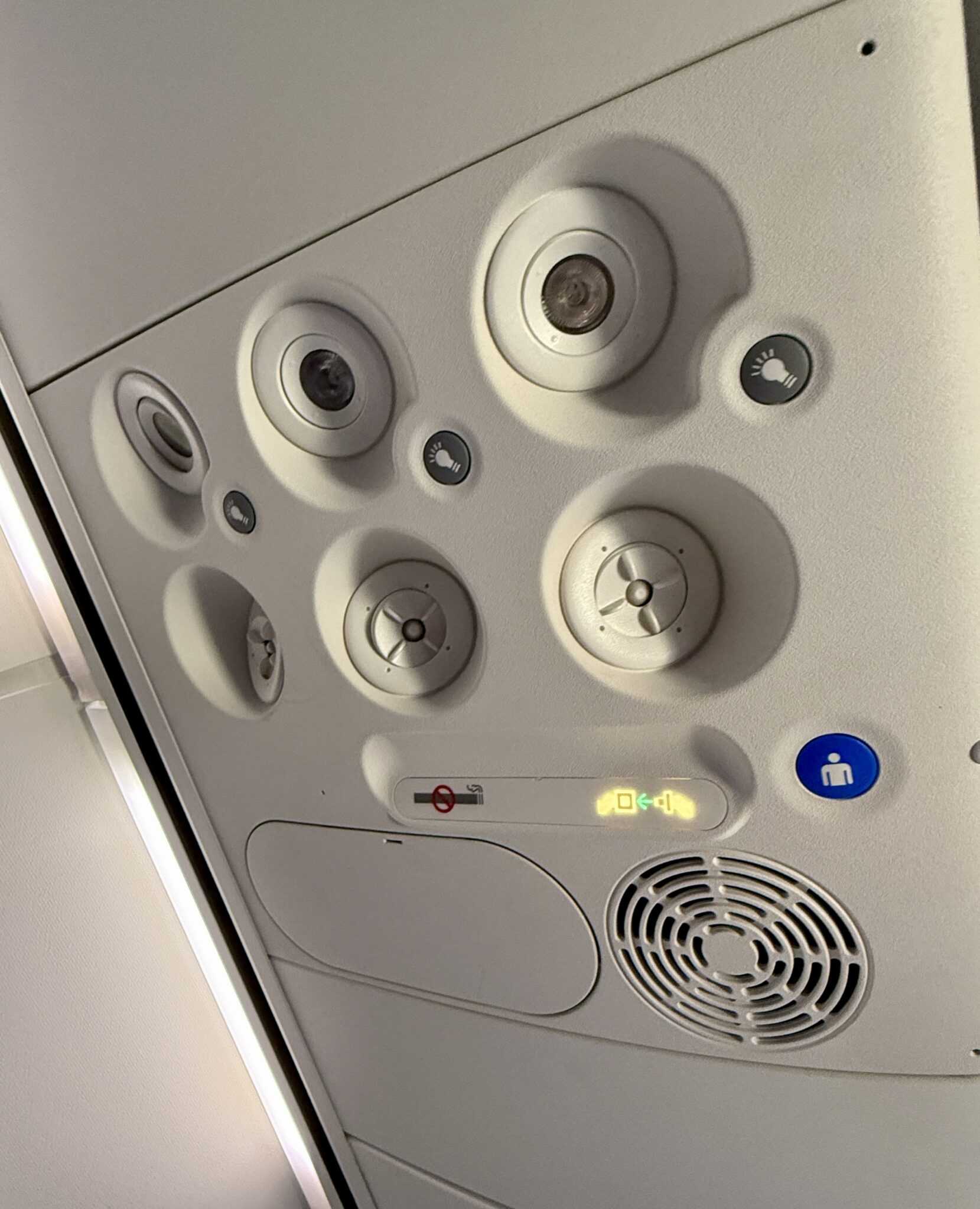 Flight Review: WestJet Boeing 737-8 MAX Premium Economy – TPA-YYZ - The ...