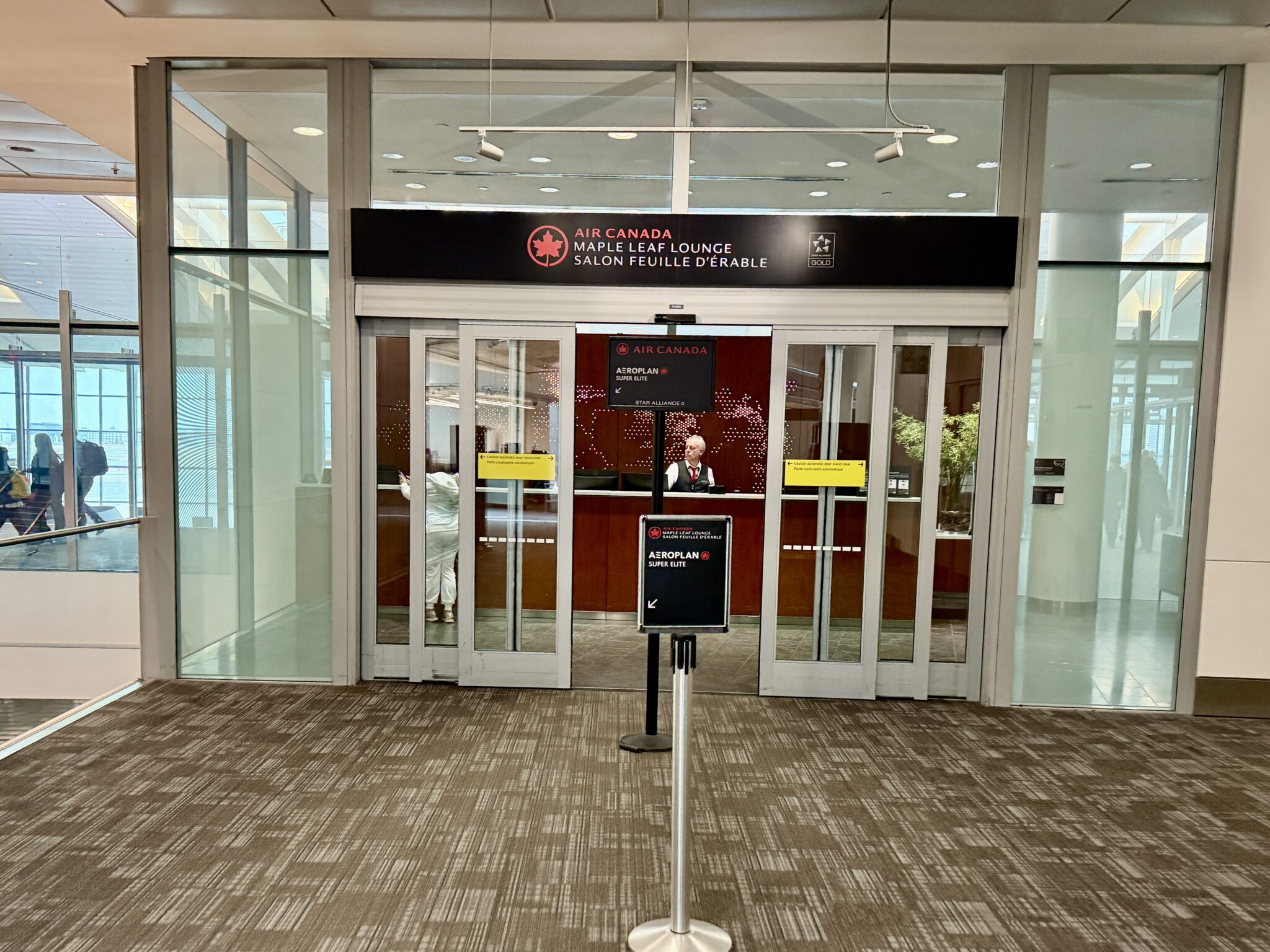 Lounge Review: Air Canada Maple Leaf Lounge (YYZ – Terminal 1, Level 3 ...