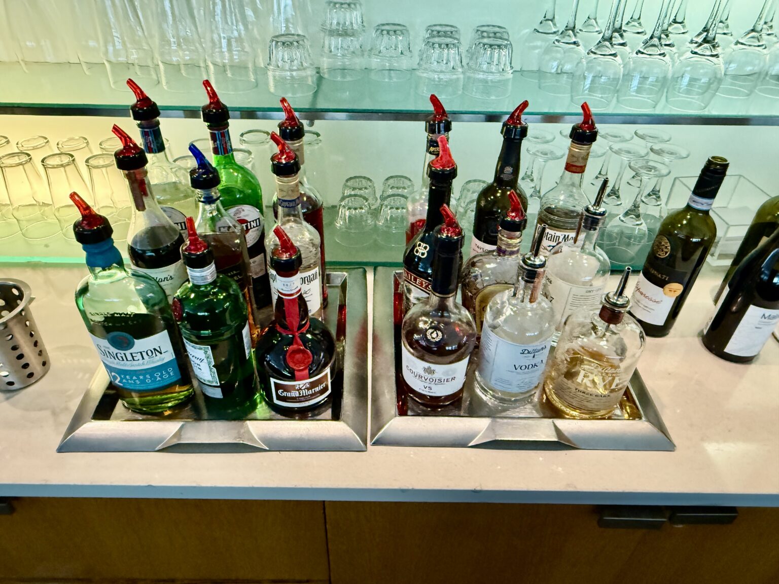 Lounge Review: Air Canada Maple Leaf Lounge (YYZ – Terminal 1, Level 3, Node F) - The Bulkhead Seat