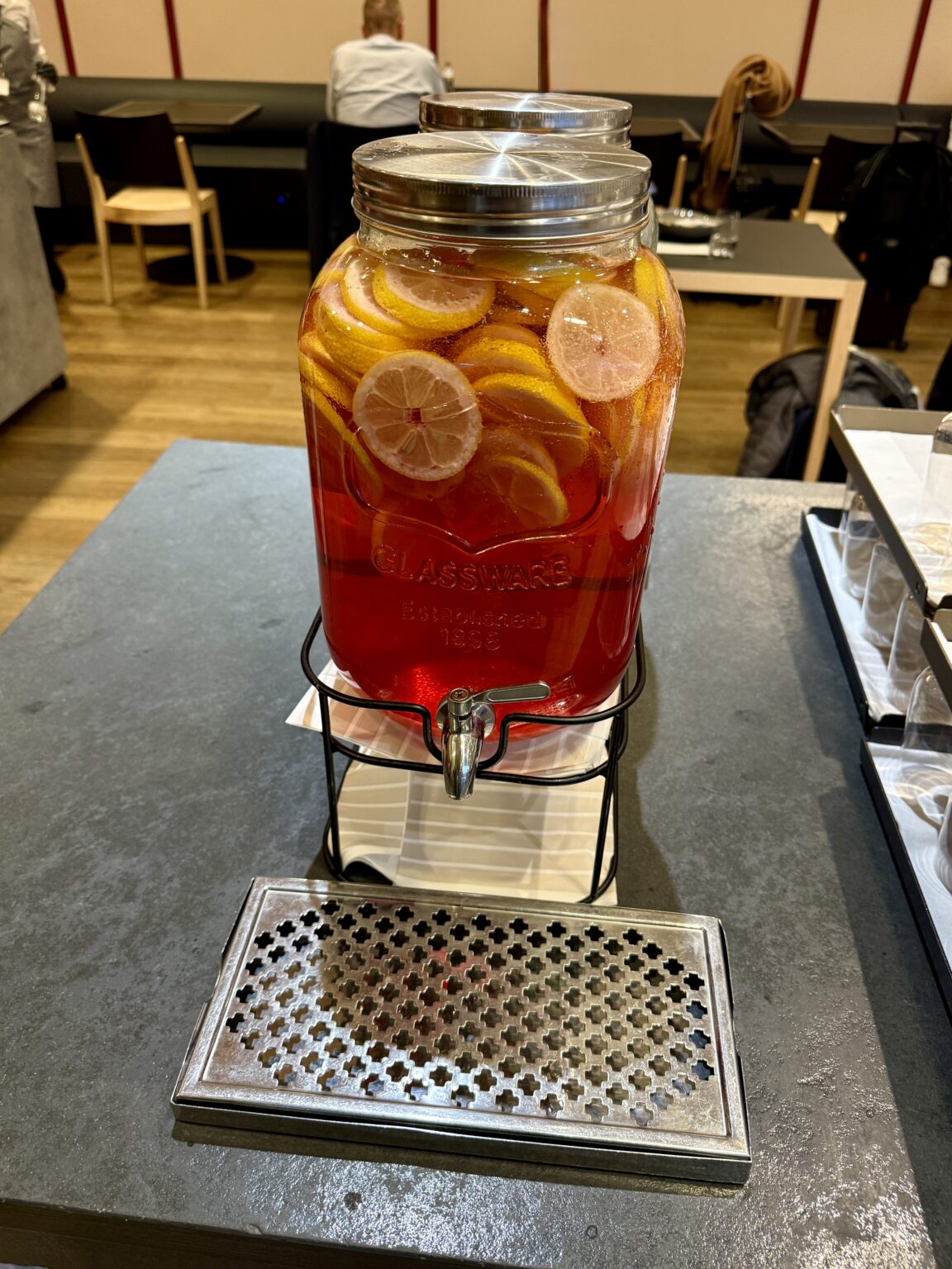 Lounge Review: Austrian Airlines Senator Lounge Schengen (VIE - F Gates ... Lounge Review: Austrian Airlines Senator Lounge Schengen (VIE - F Gates ...