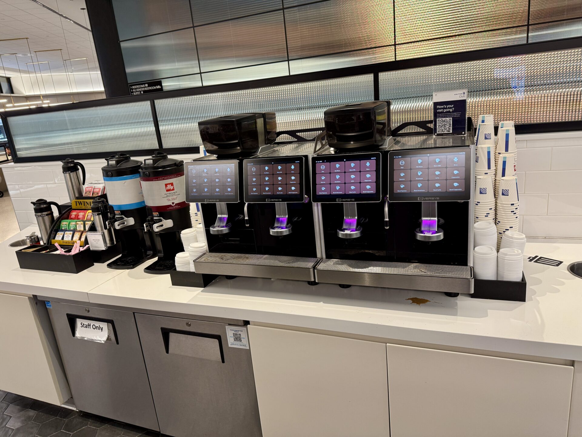 Lounge Review: United Club℠ (EWR – Gate C74) - The Bulkhead Seat
