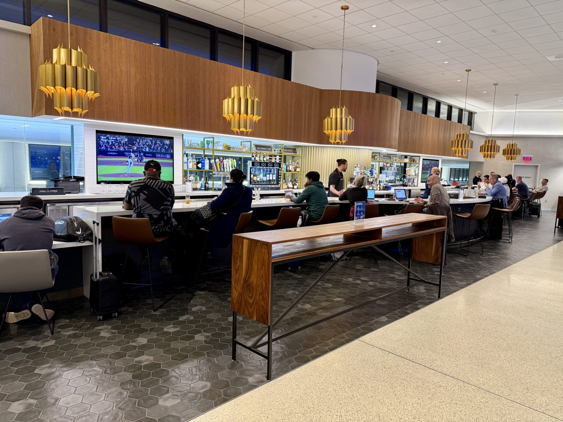 Lounge Review: United Club℠ (EWR – Gate C74) - The Bulkhead Seat