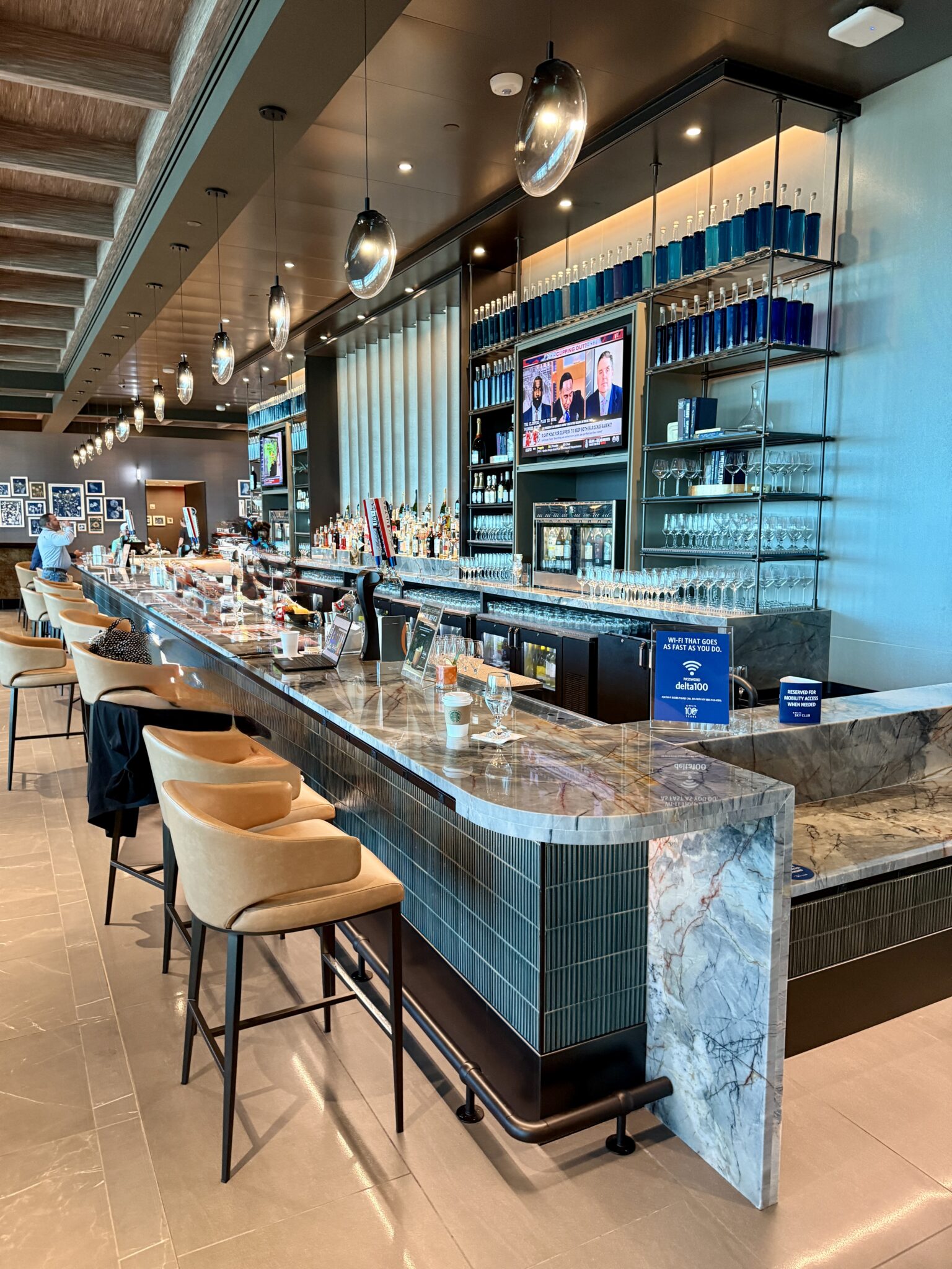 Lounge Review: Delta Sky Club® (ATL – Gate D18) - The Bulkhead Seat