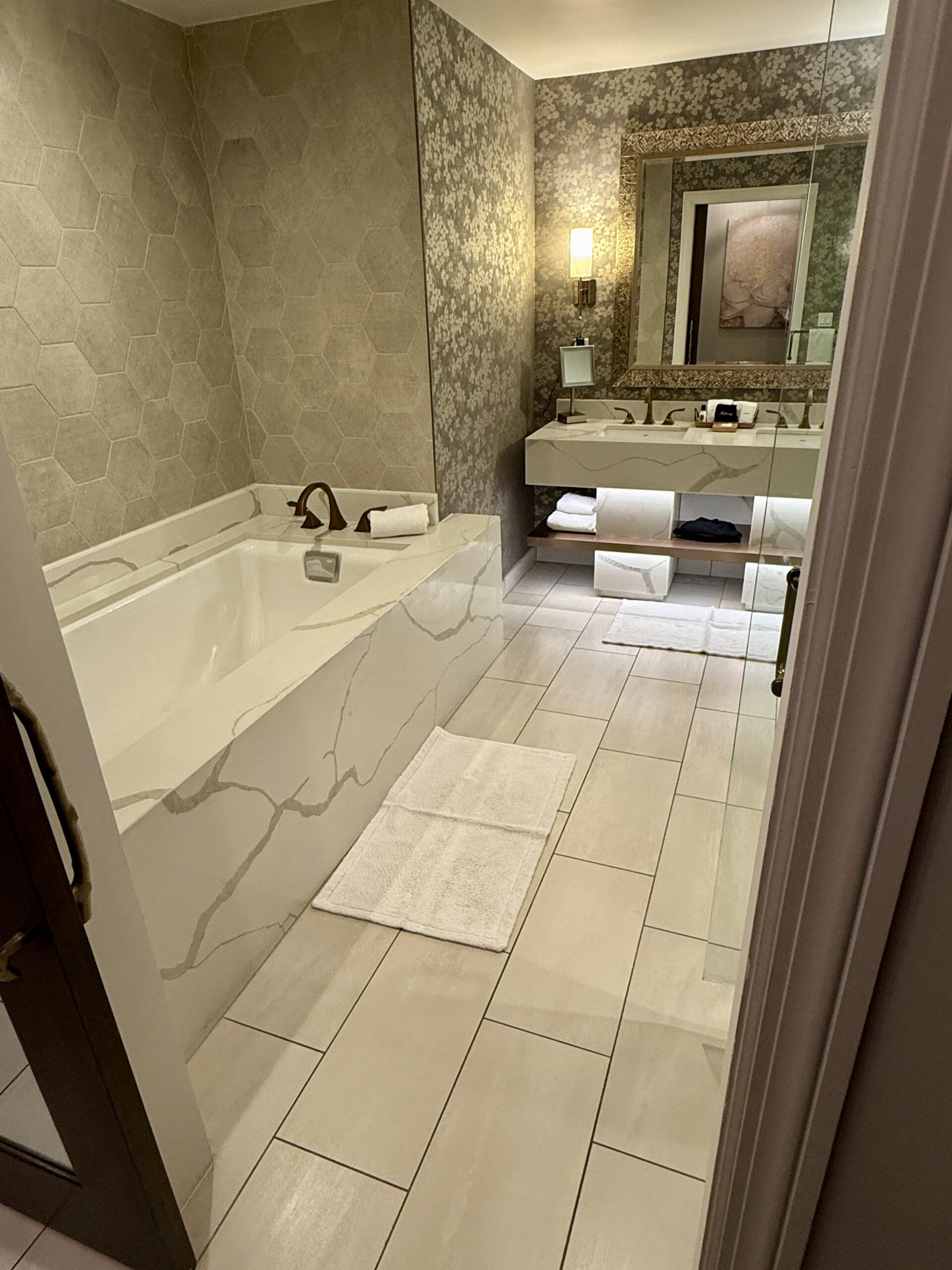 Hotel Review: The Lytle Park Hotel, Autograph Collection - The Bulkhead ...