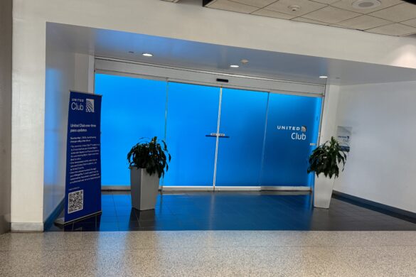 Lounge Review: United Club℠ (IAD - Gate C7) - The Bulkhead Seat