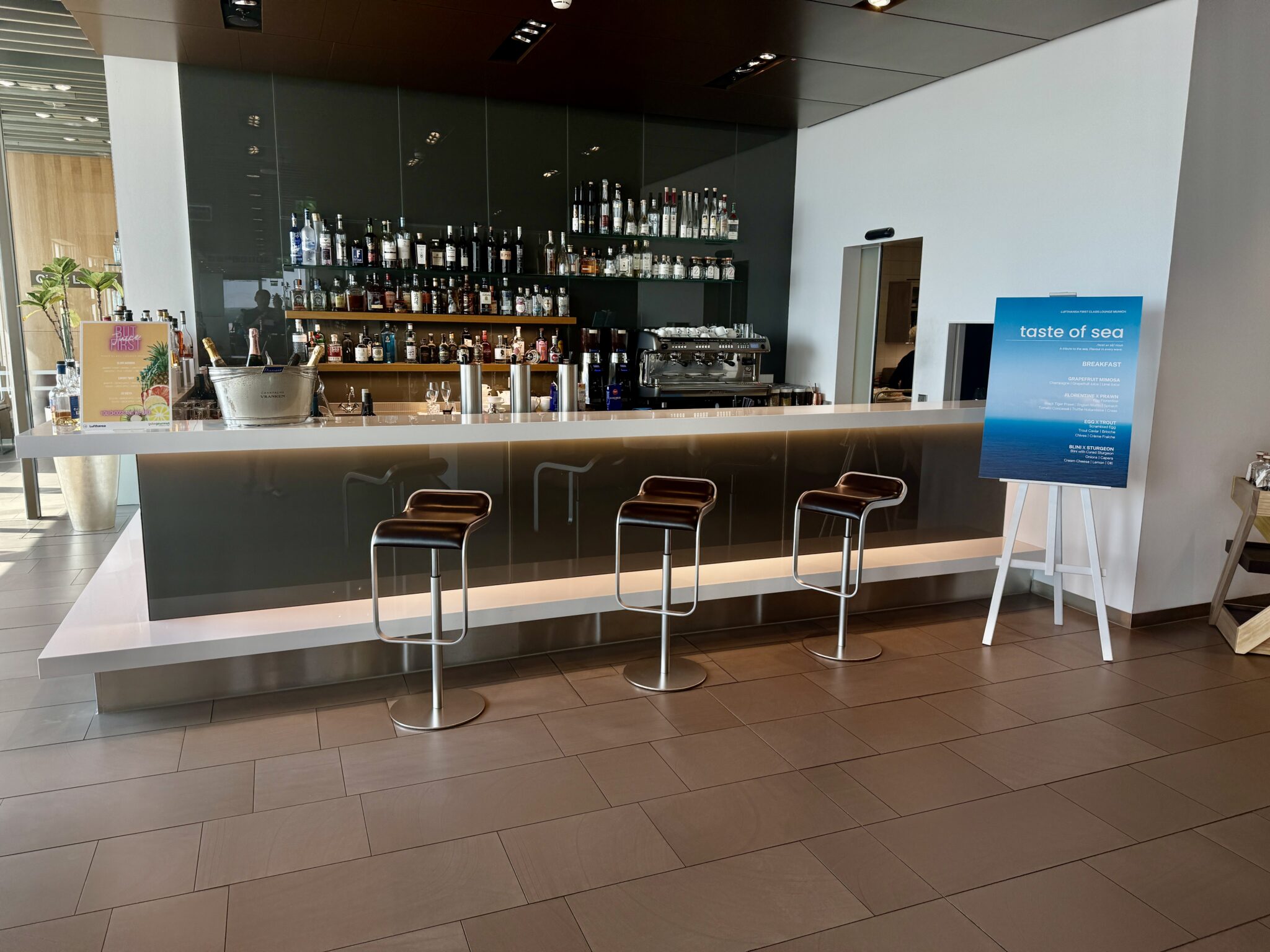 Lounge Review: Lufthansa First Class Lounge (Munich Satellite) - The ...