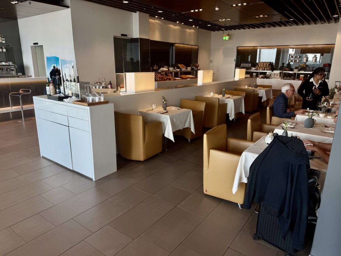 Lounge Review: Lufthansa First Class Lounge (Munich Satellite) - The ...