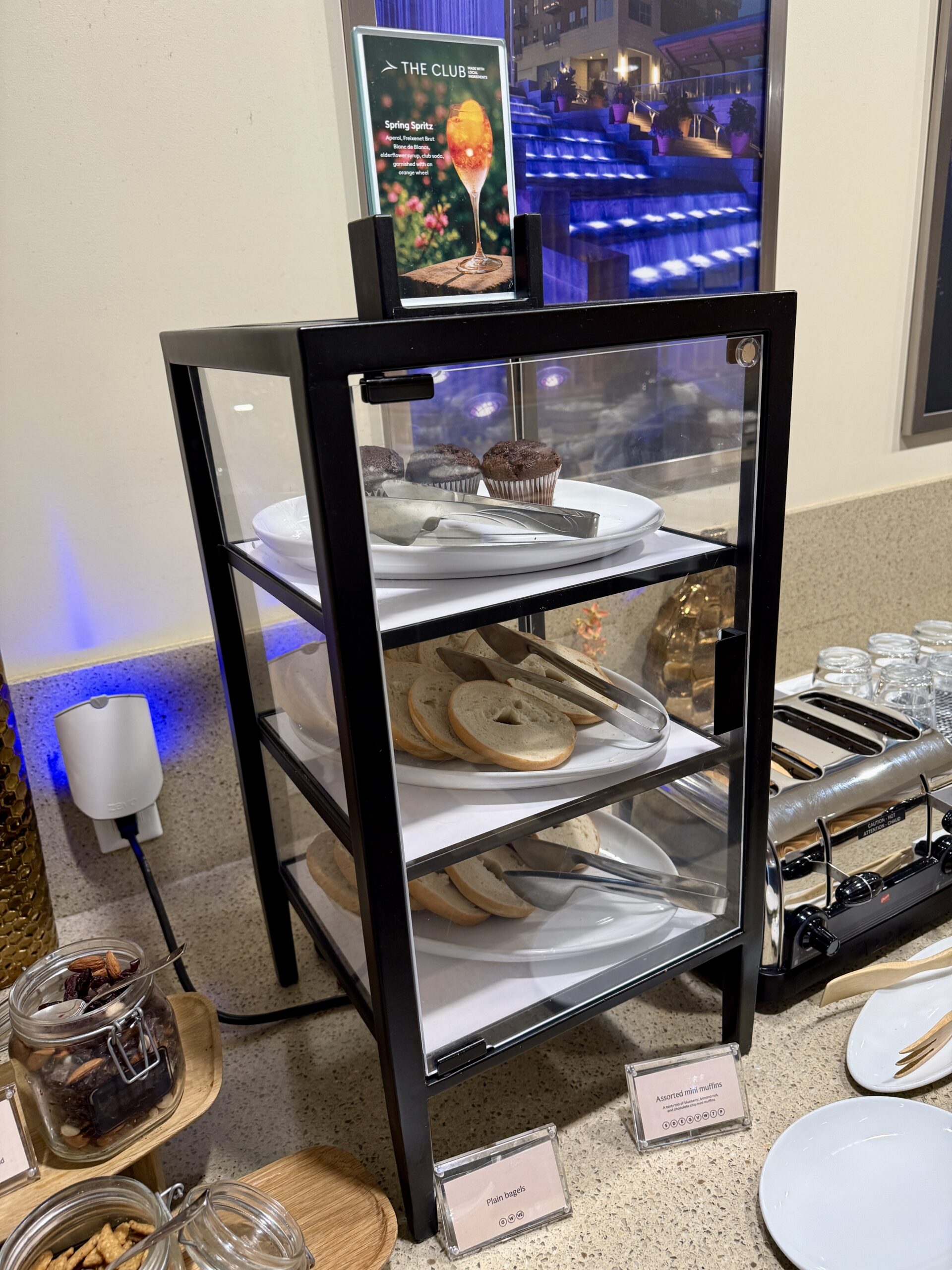 Lounge Review: The Club At CVG - The Bulkhead Seat