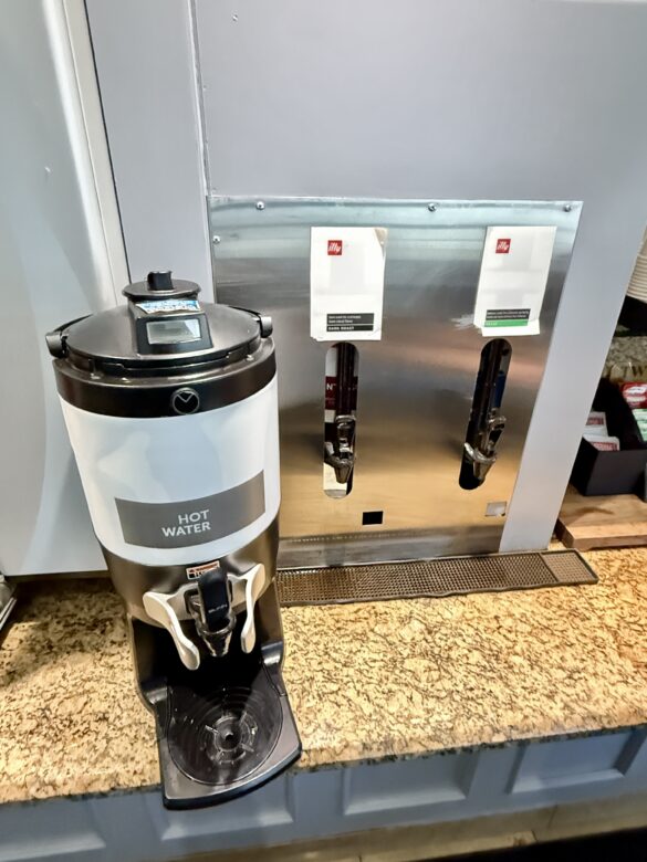 Lounge Review: United Club℠ (SFO – Gate F11) - The Bulkhead Seat