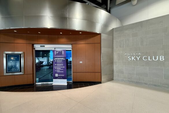 Lounge Review: Delta Sky Club® (CLT - Concourse A) - The Bulkhead Seat