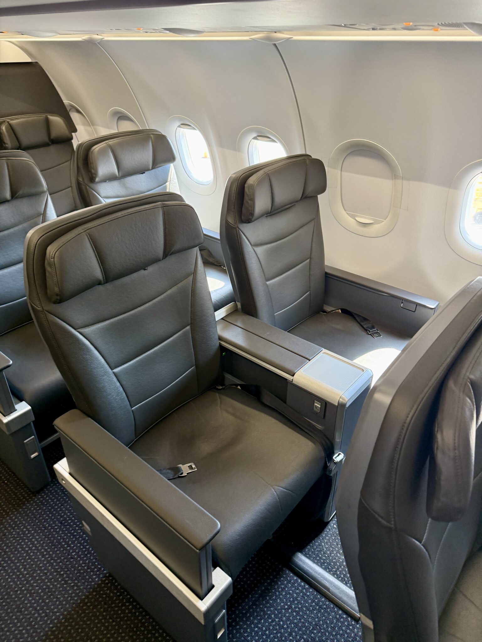 Flight Review: American Airlines Airbus A321 First Class - ORD-LAX ...