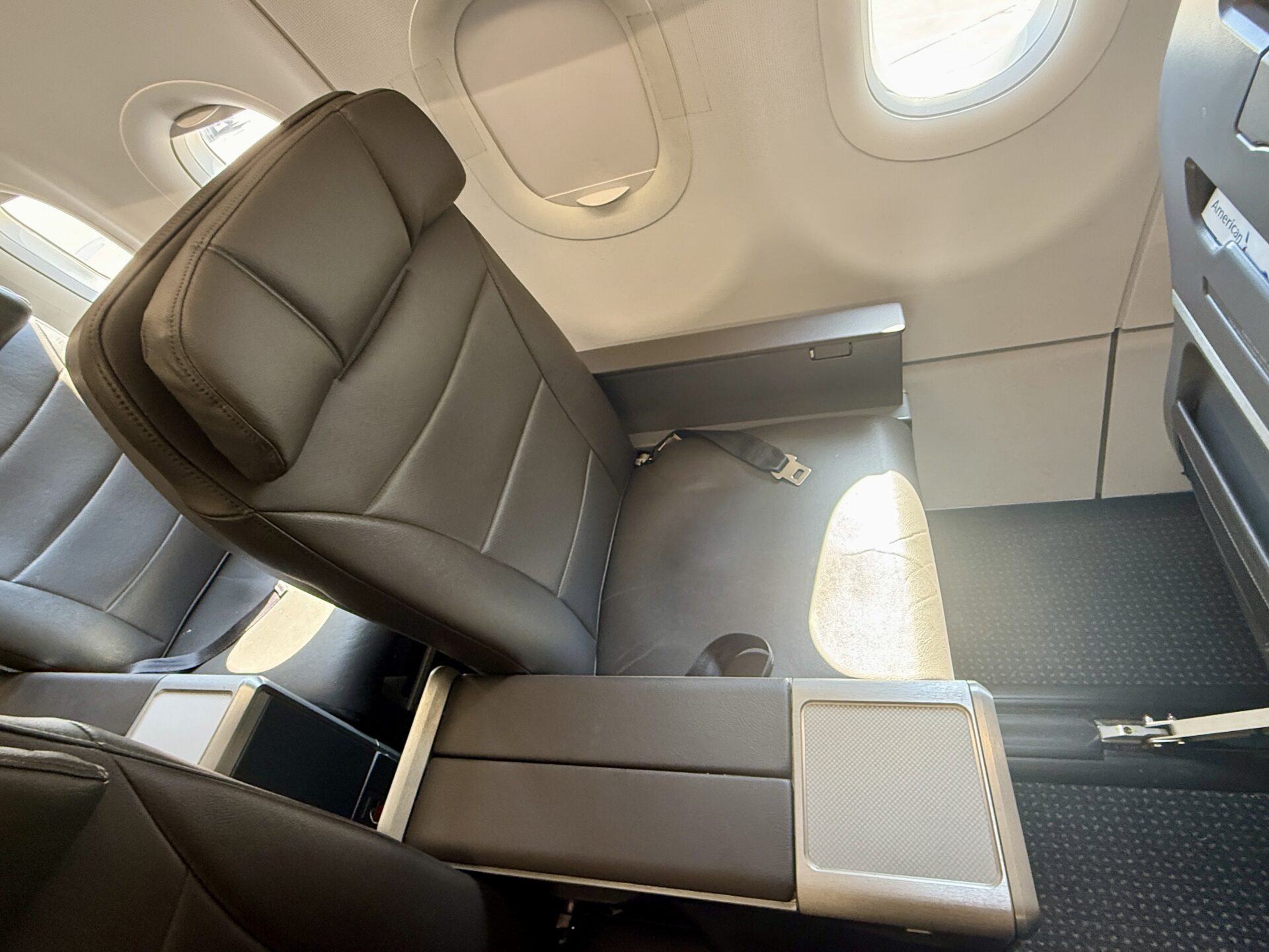 Flight Review: American Airlines Airbus A321 First Class - ORD-LAX ...
