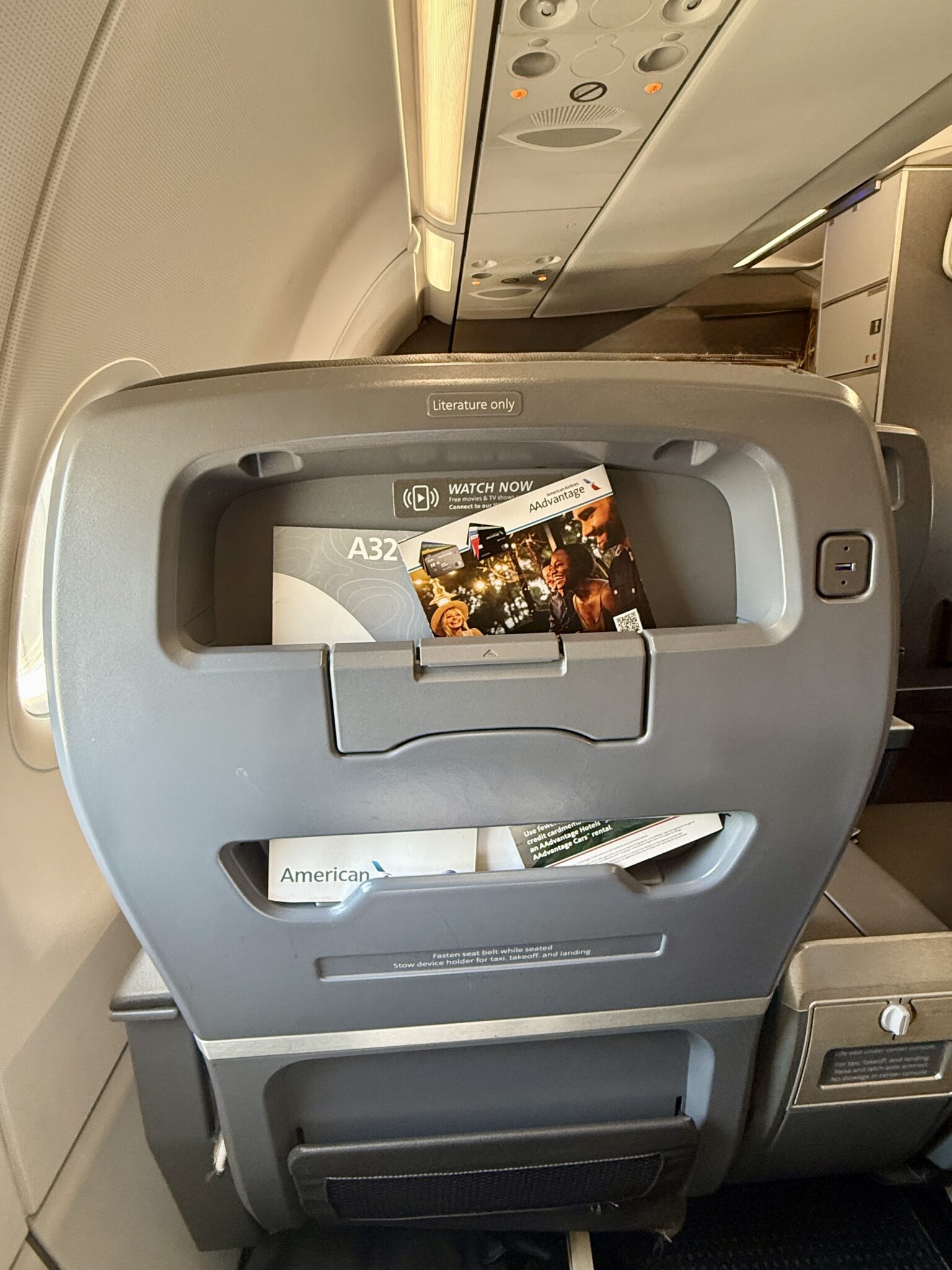 Flight Review: American Airlines Airbus A321 First Class - ORD-LAX ...