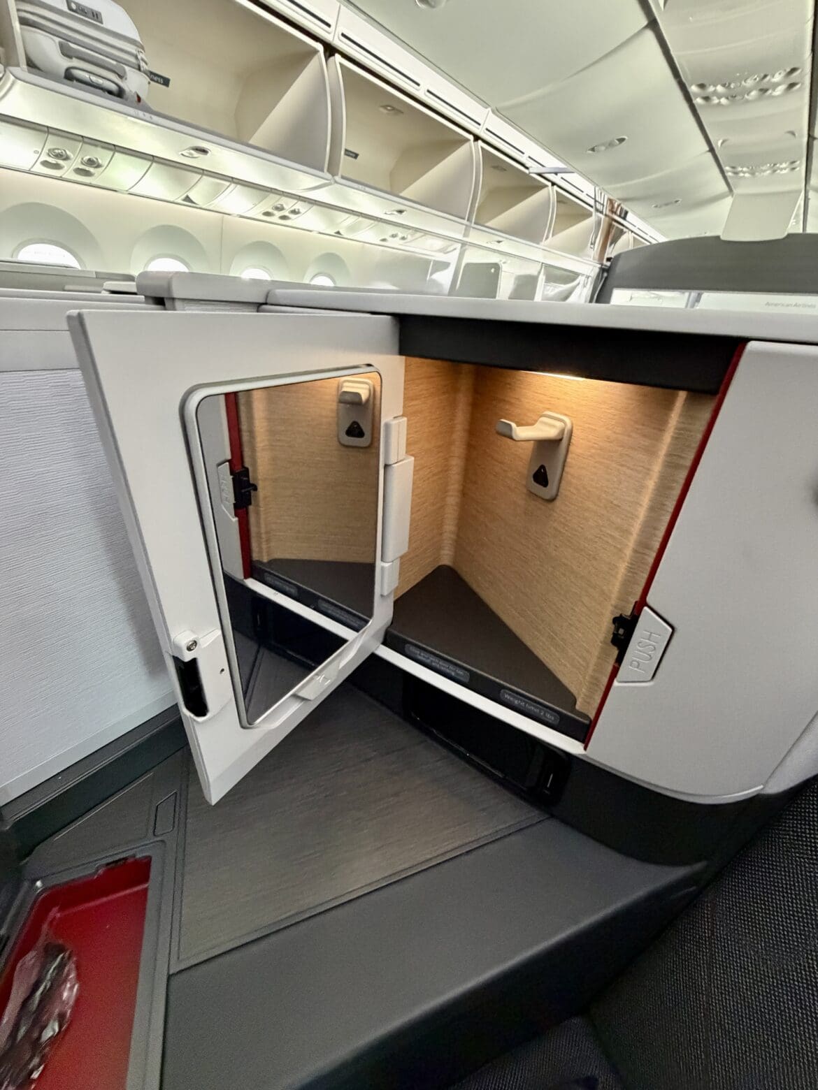 Flight Review: American Airlines Boeing 787-9 Flagship Suites - ORD-DFW ...