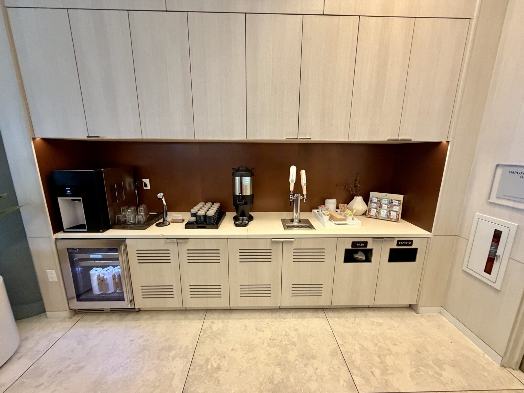 Lounge Review: Capital One Lounge (LAS) - The Bulkhead Seat