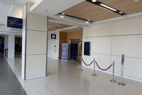 Lounge Review: United Club℠ (IAD - Gate C7) - The Bulkhead Seat