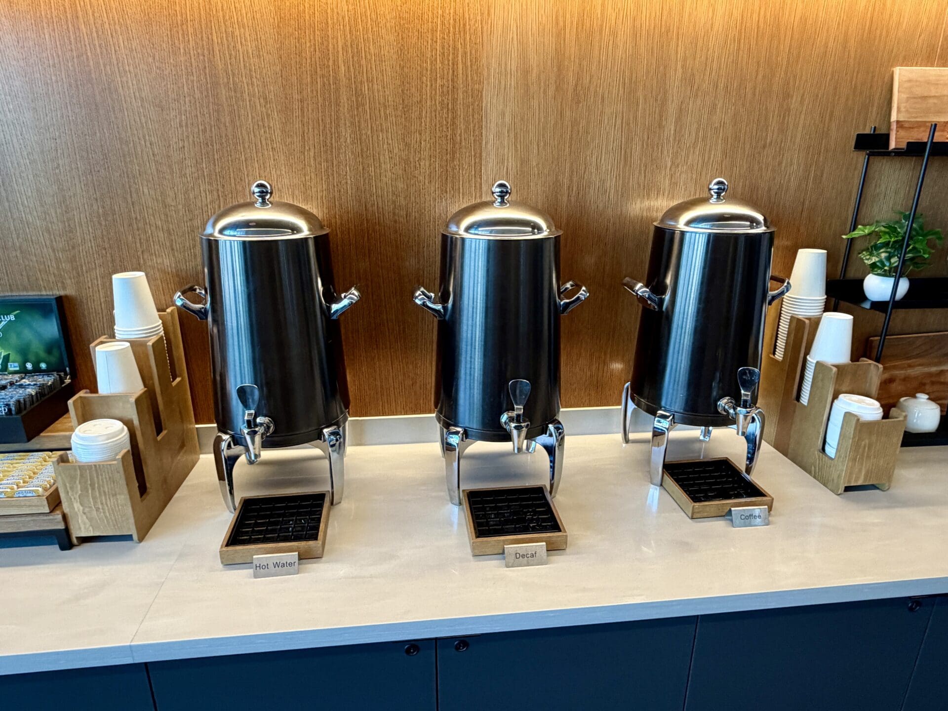 Lounge Review: Provisions by Admirals Club℠ (CLT – Gate A1) - The ...