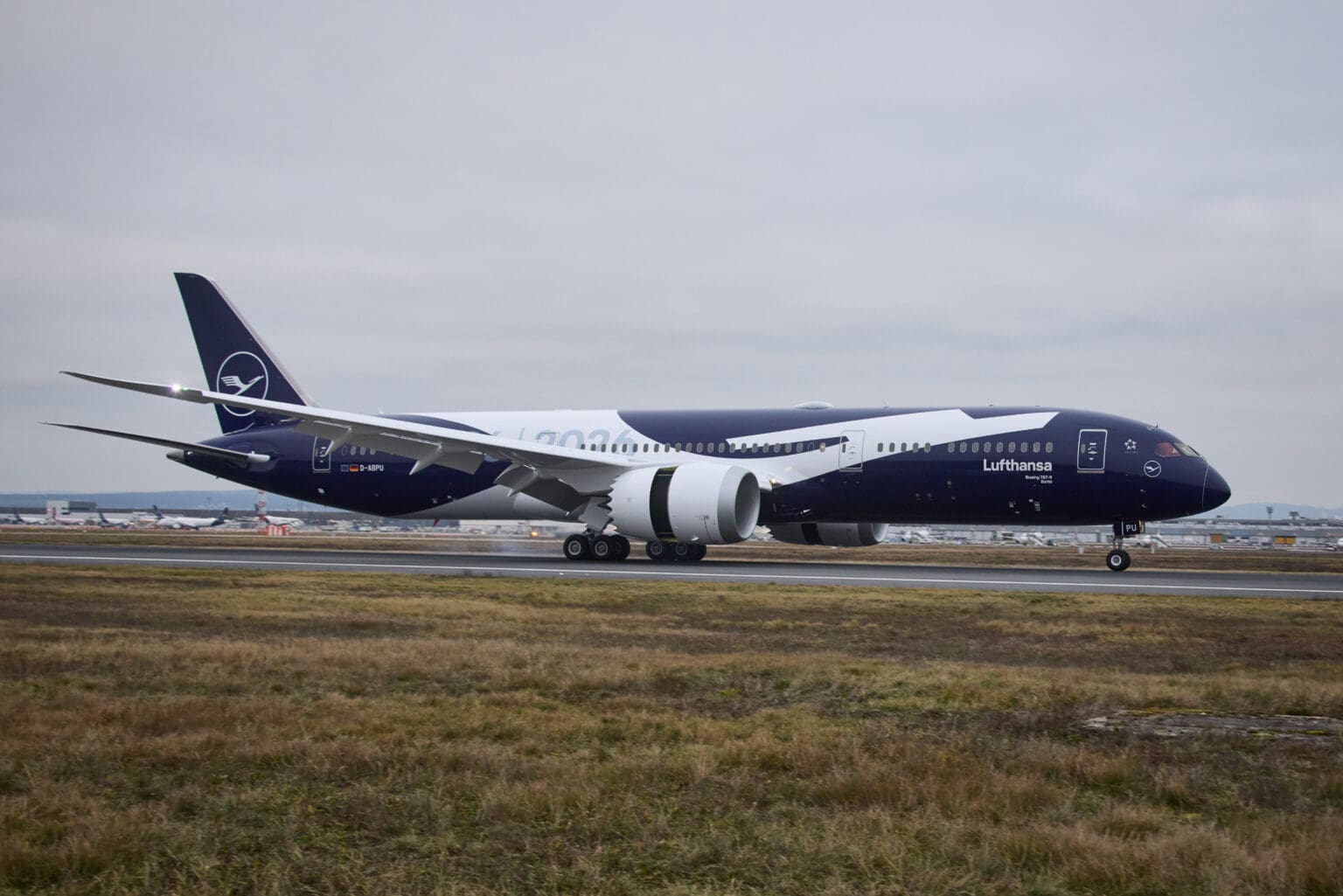 Lufthansa Unveils Striking Centennial Boeing 787 as First Aircraft in ...