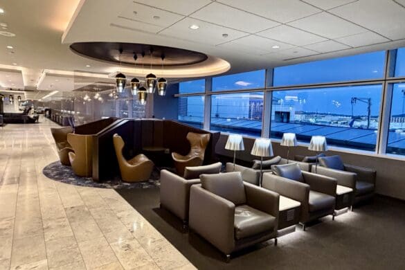 Lounge Review: Capital One Lounge (LAS) - The Bulkhead Seat